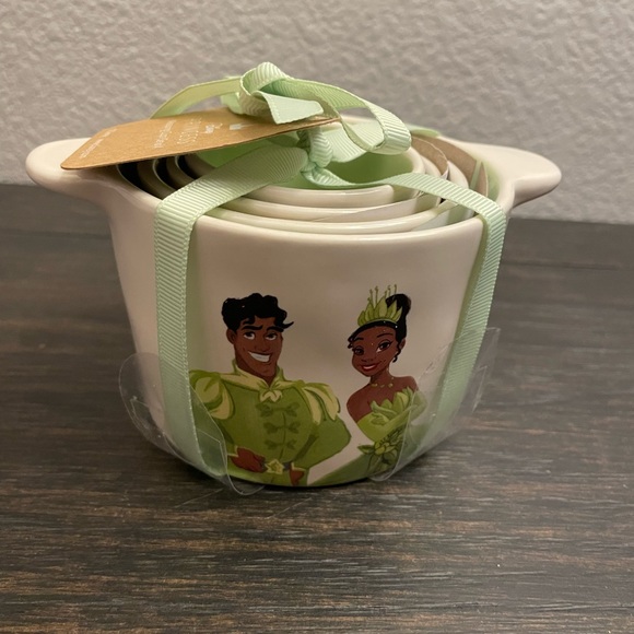 Rae Dunn | Kitchen | Rae Dunn Princess And The Frog Measuring Cups ...